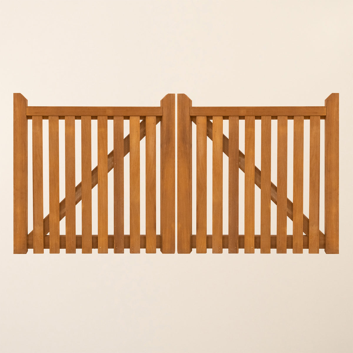 Salcombe Iroko Driveway Gate | Ruby UK – Ruby Group
