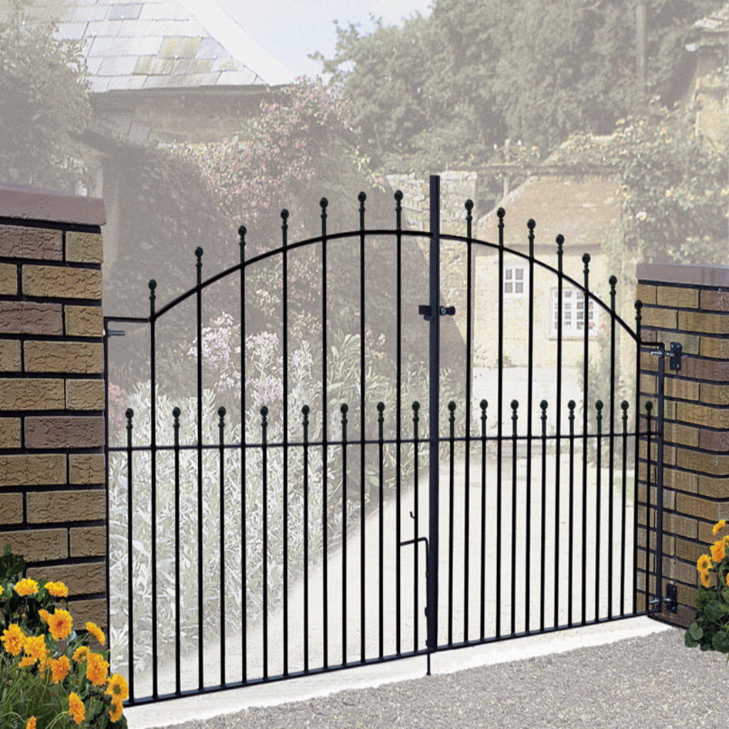 Mousehole Bow Top Driveway Gate – Ruby Group