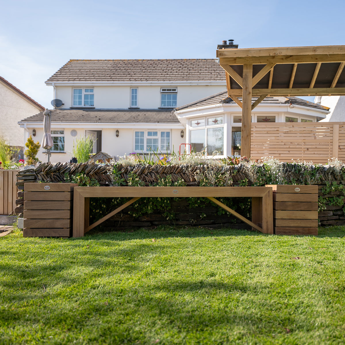 Premium Iroko Hardwood Slatted Planter - With Bench Combo – Ruby Group