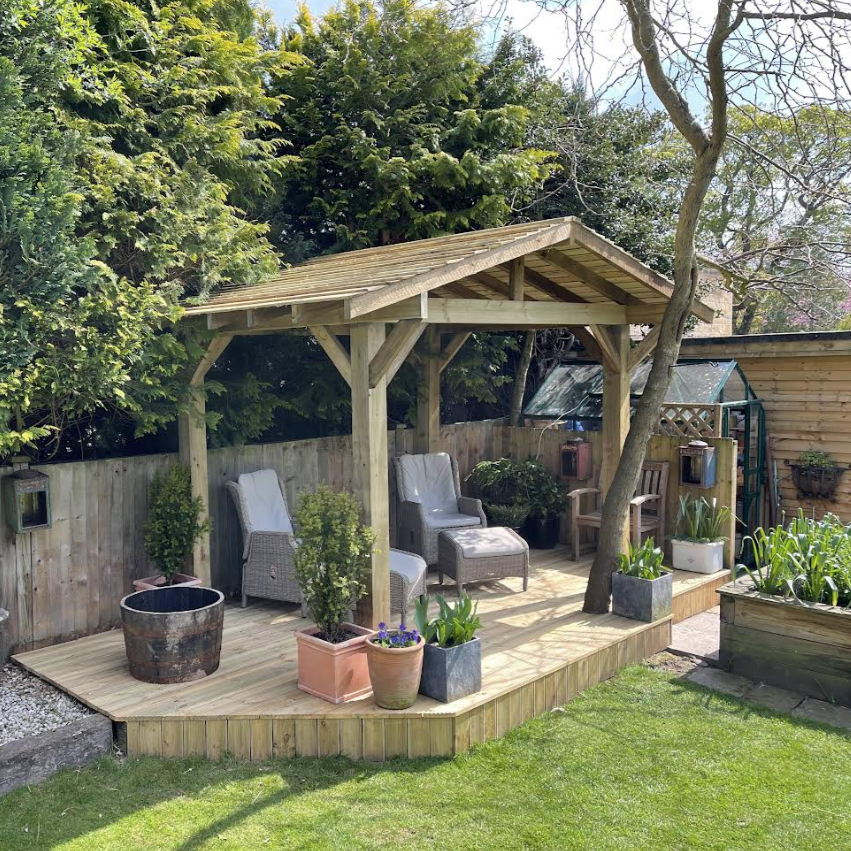 Cedar Featheredge Pergola | Garden Structures – Ruby Group