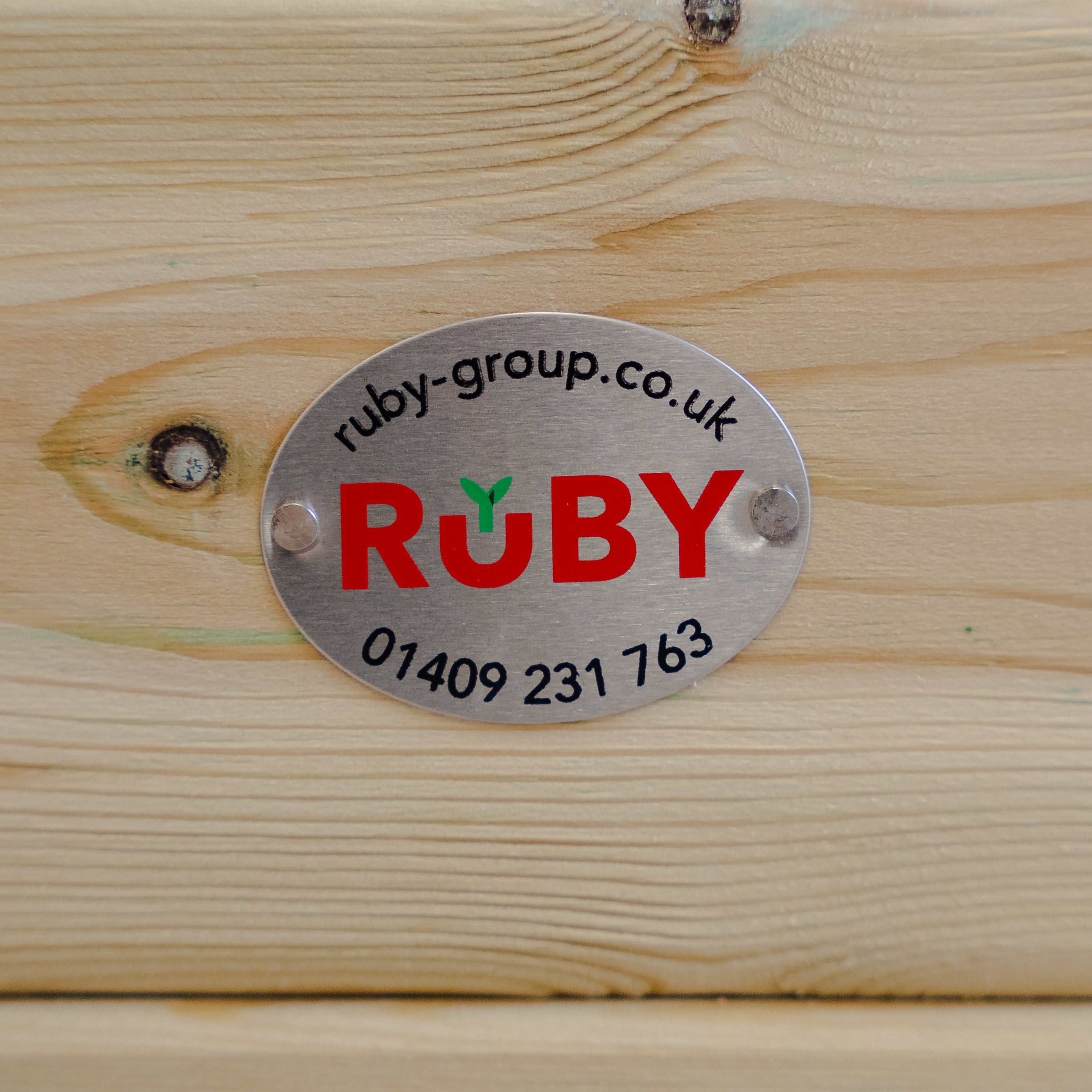 Premium Treated Redwood Overlap Planter – Ruby Group