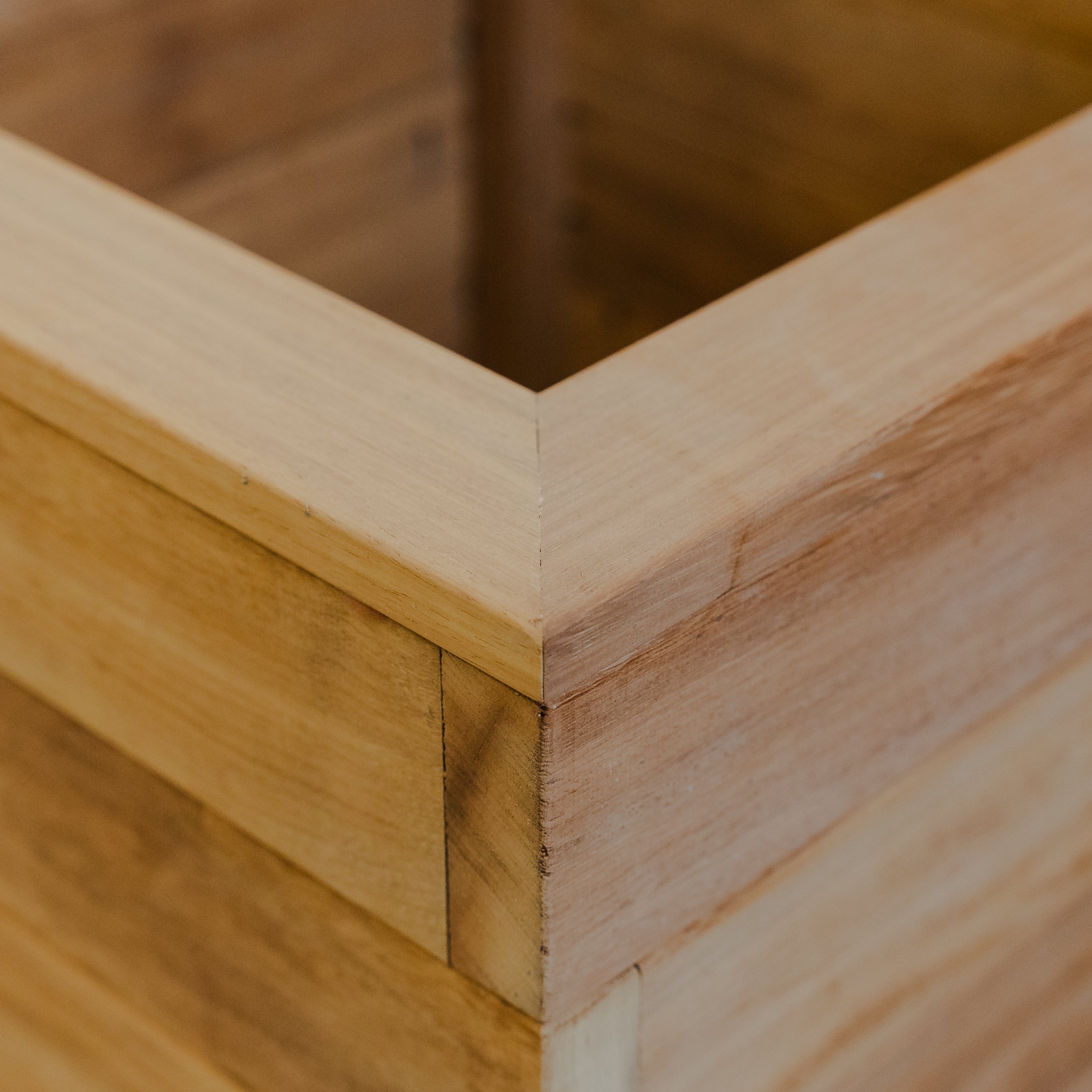 Premium Iroko Hardwood Overlap Planter – Ruby Group