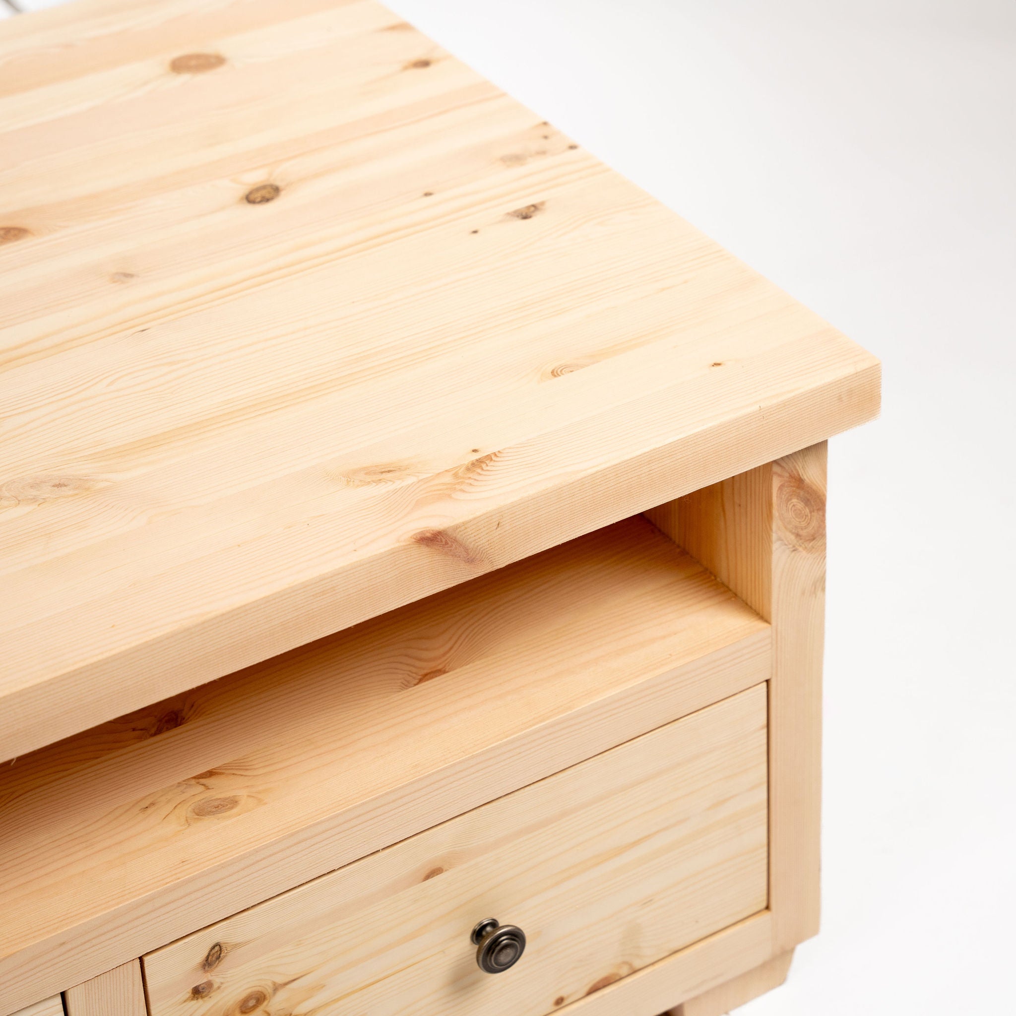 Exbourne TV Stand – Ruby Group