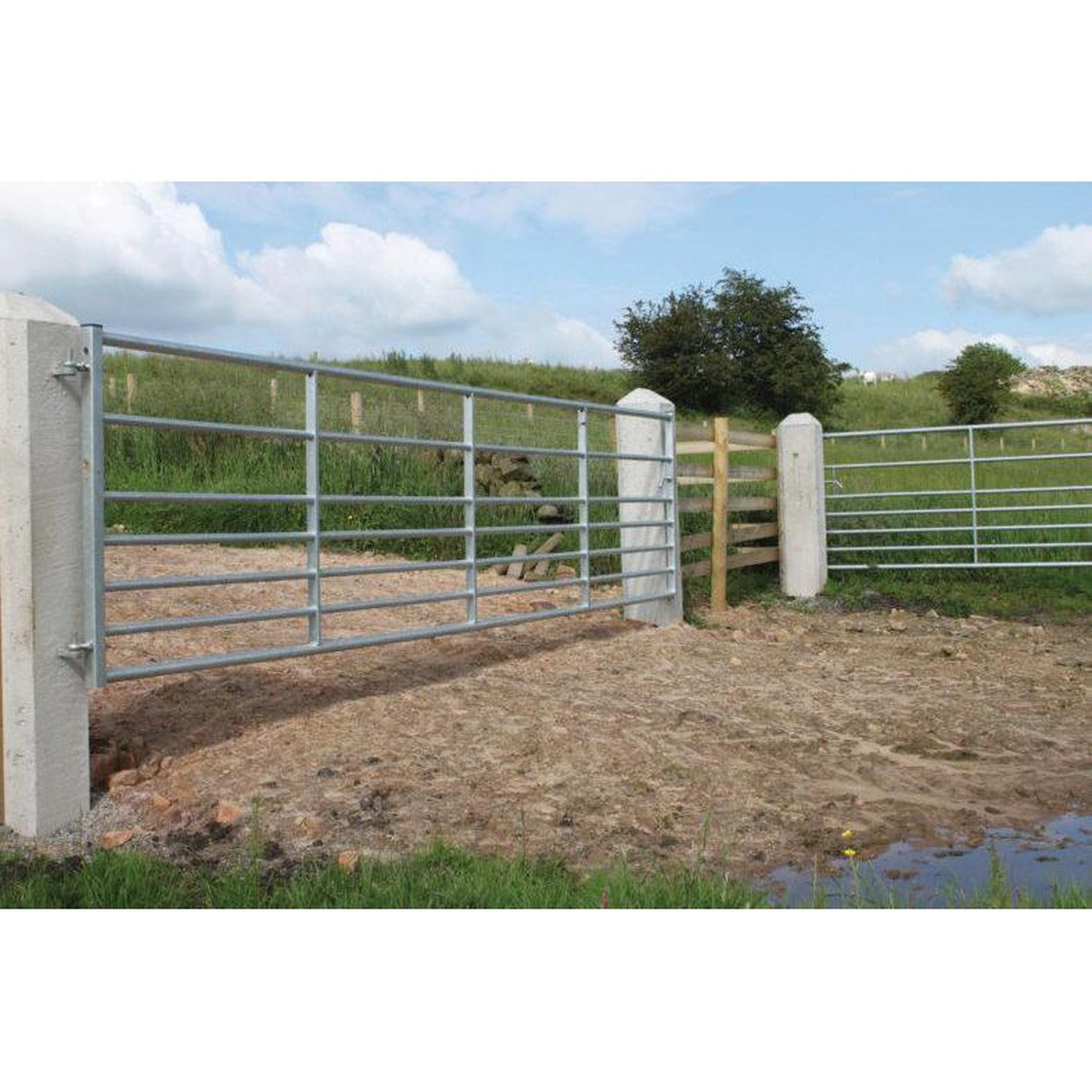 IAE 7 Bar Galvanised Metal Gate | Various Widths Available – Ruby Group