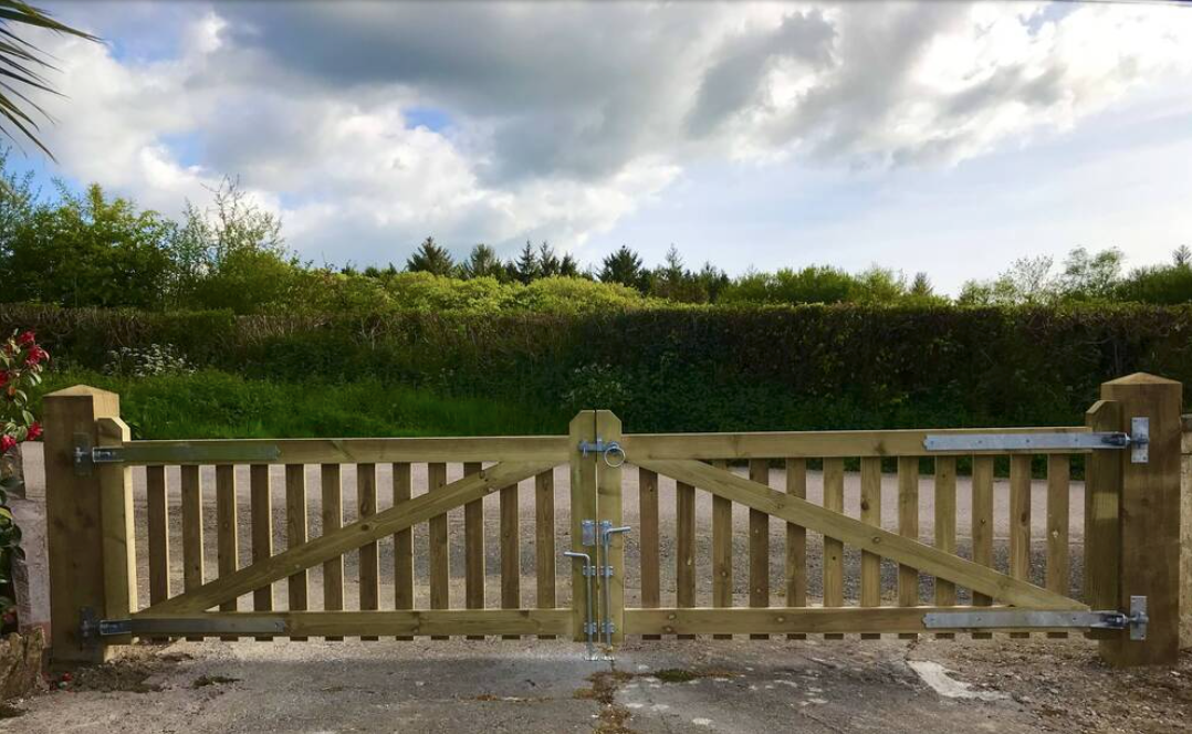 Salcombe Driveway Gates | Pressure Treated | Ruby UK – Ruby Group